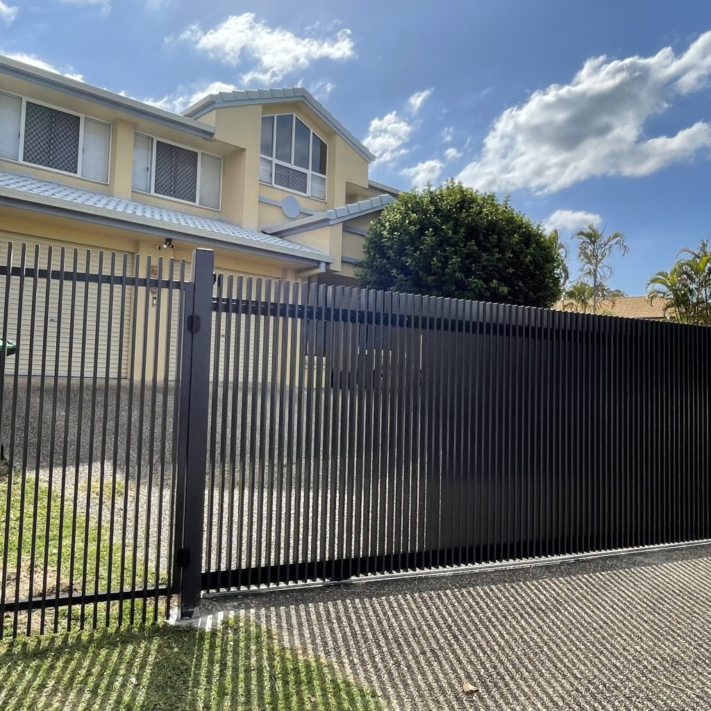 Luxury Blade Sliding Gate Kit – Heriton Fence