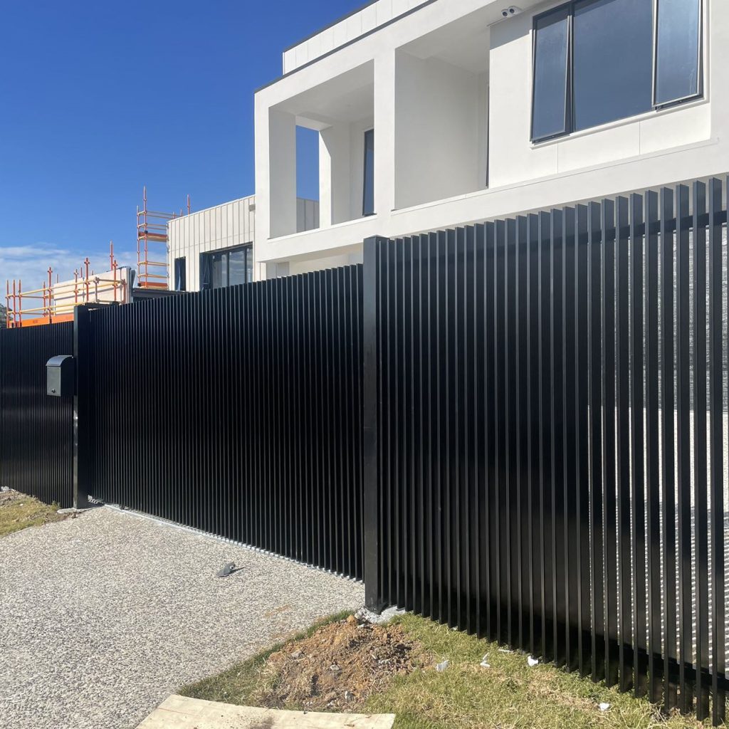 Luxury Blade Sliding Gate Kit – Heriton Fence